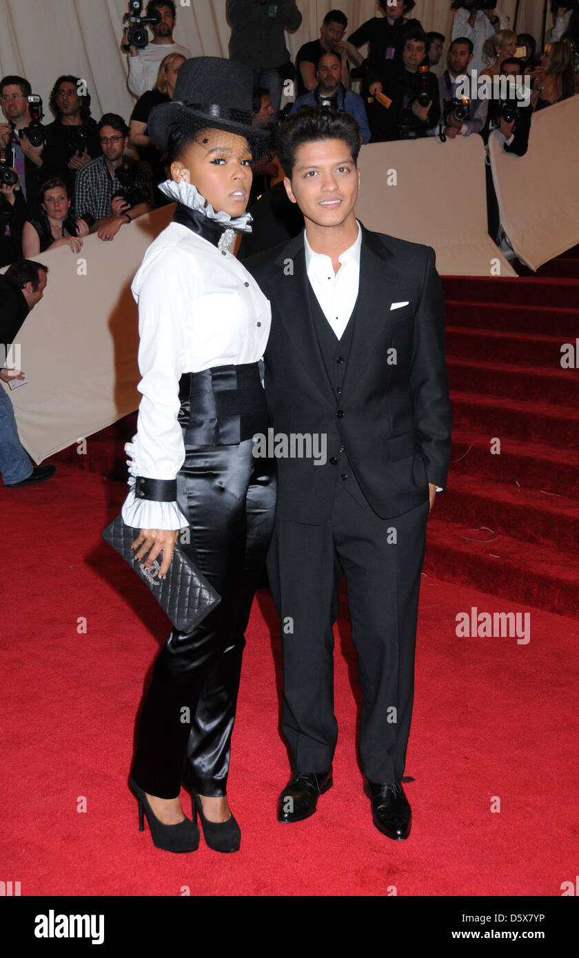 Janelle Monea and Bru Mars Alexander McQueen: 'Savage Beauty' Costume ...