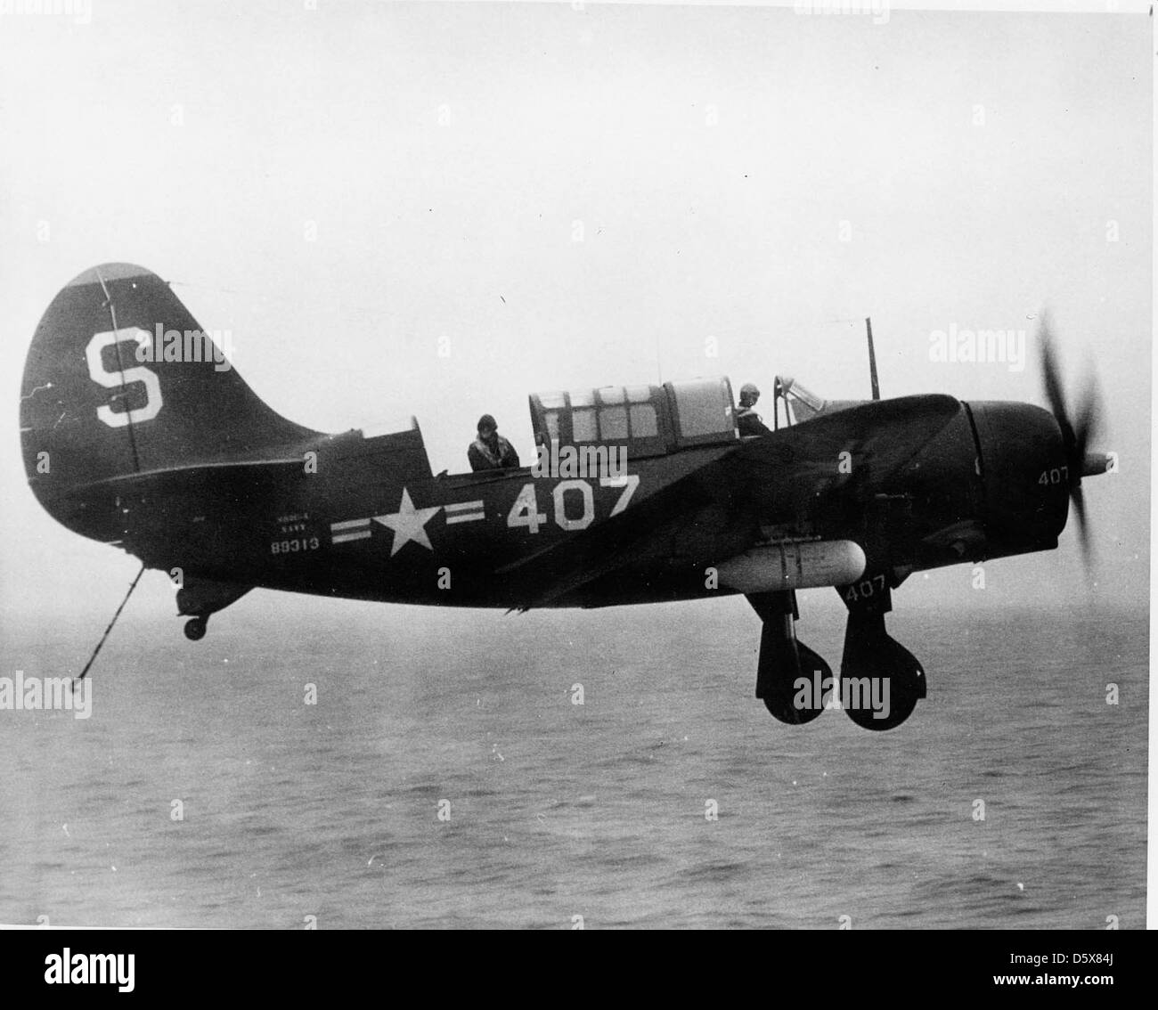 Tailhook hi-res stock photography and images - Alamy