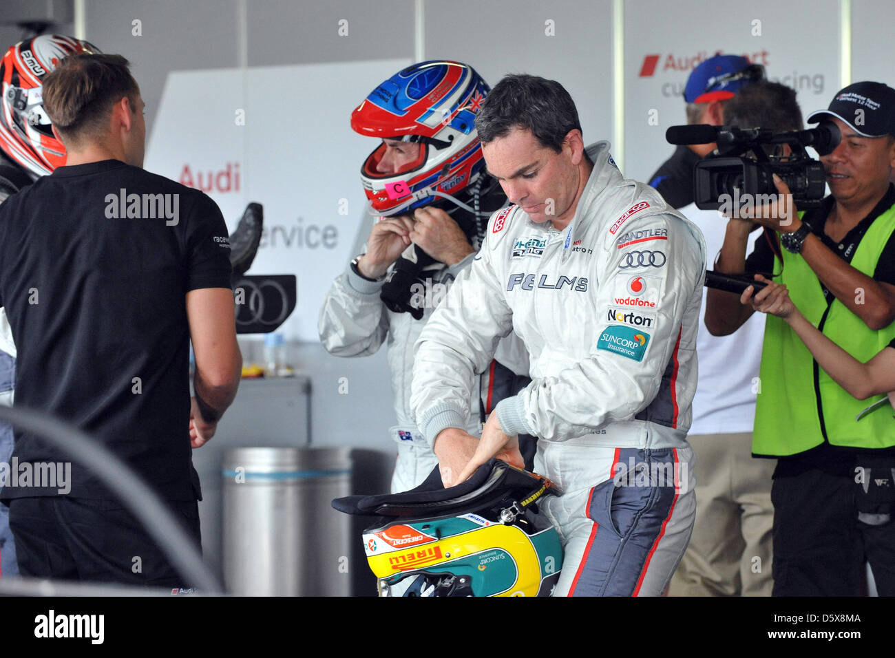 Craig Lowndes Armor All Bathurst 12 Hour Race Australia - 26.02.12 ...