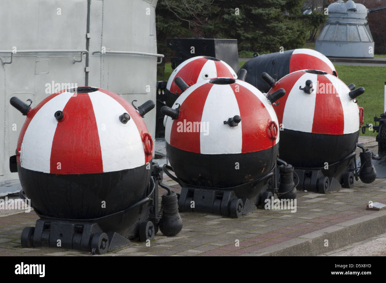 Sea mine hi-res stock photography and images - Alamy
