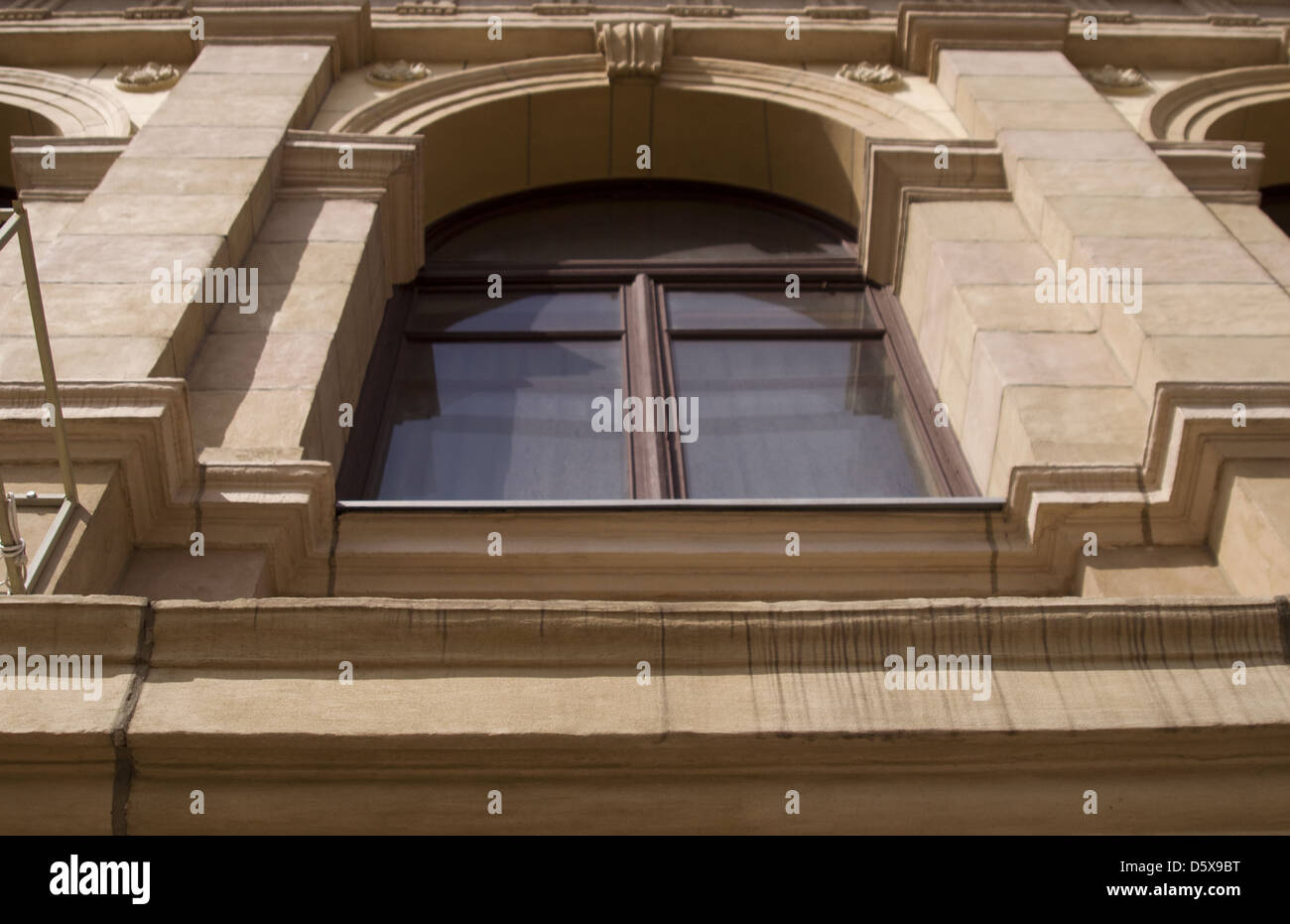 City building window hi-res stock photography and images - Alamy