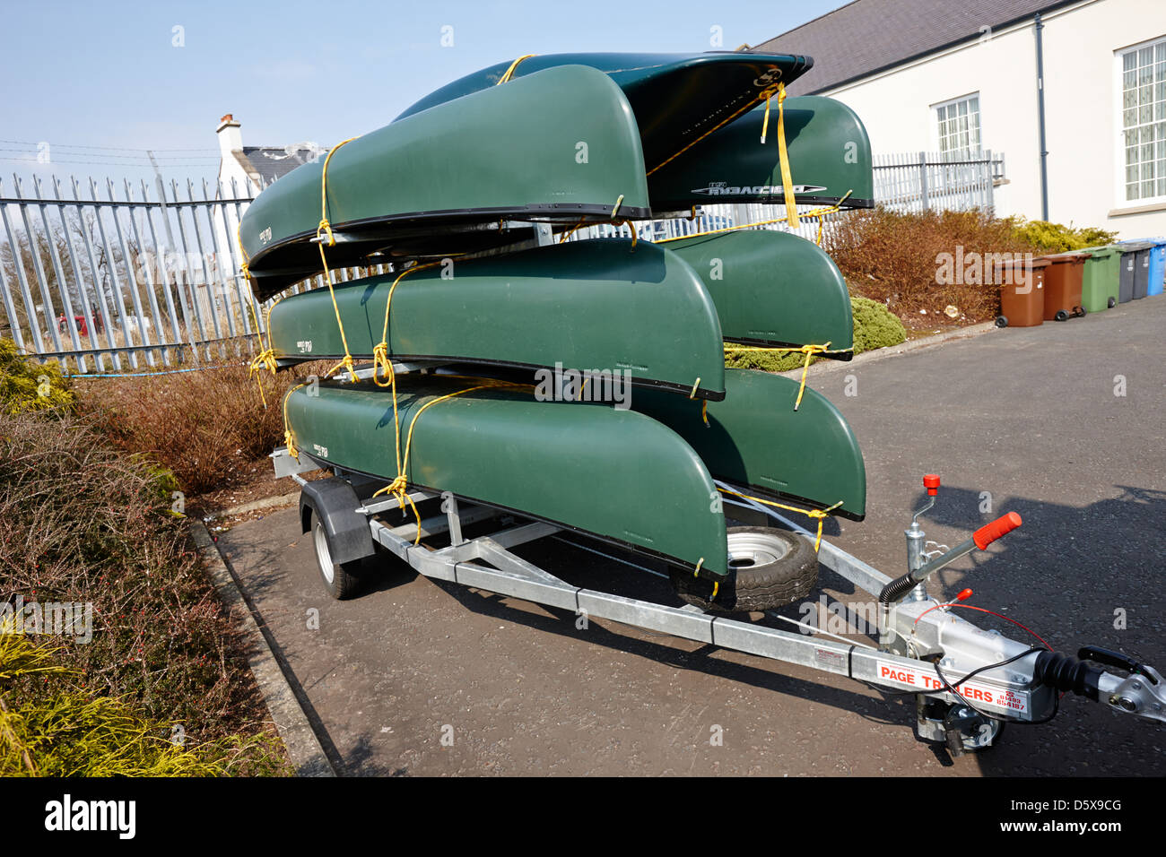 Transporting canoe hi-res stock photography and images - Alamy