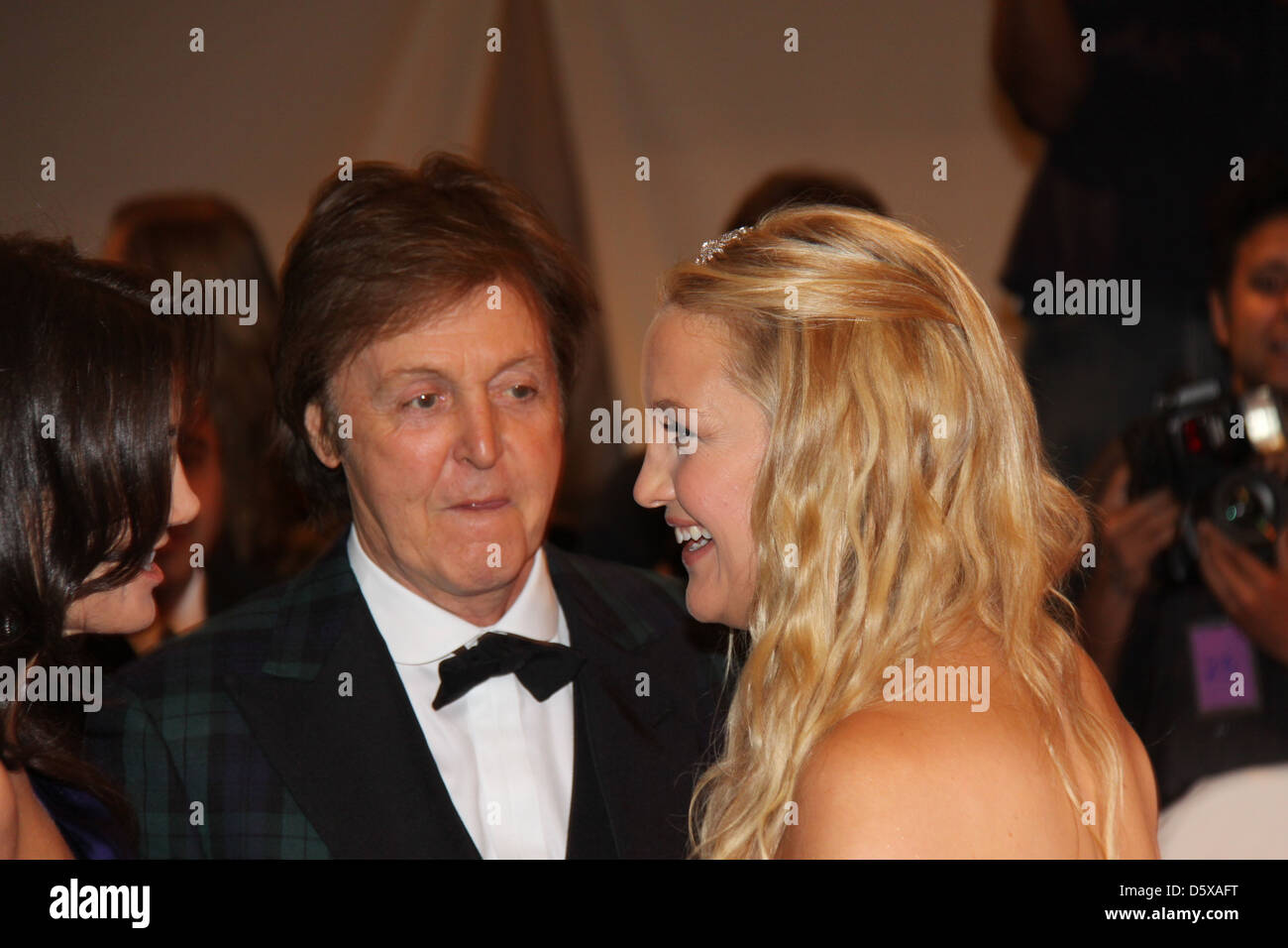 Kate hudson and paul mccartney hi-res stock photography and images - Alamy