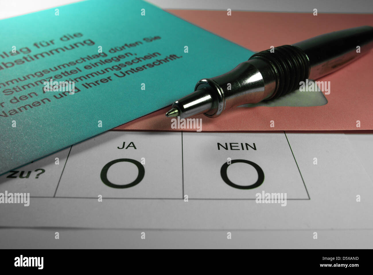 Voting papers hi-res stock photography and images - Alamy