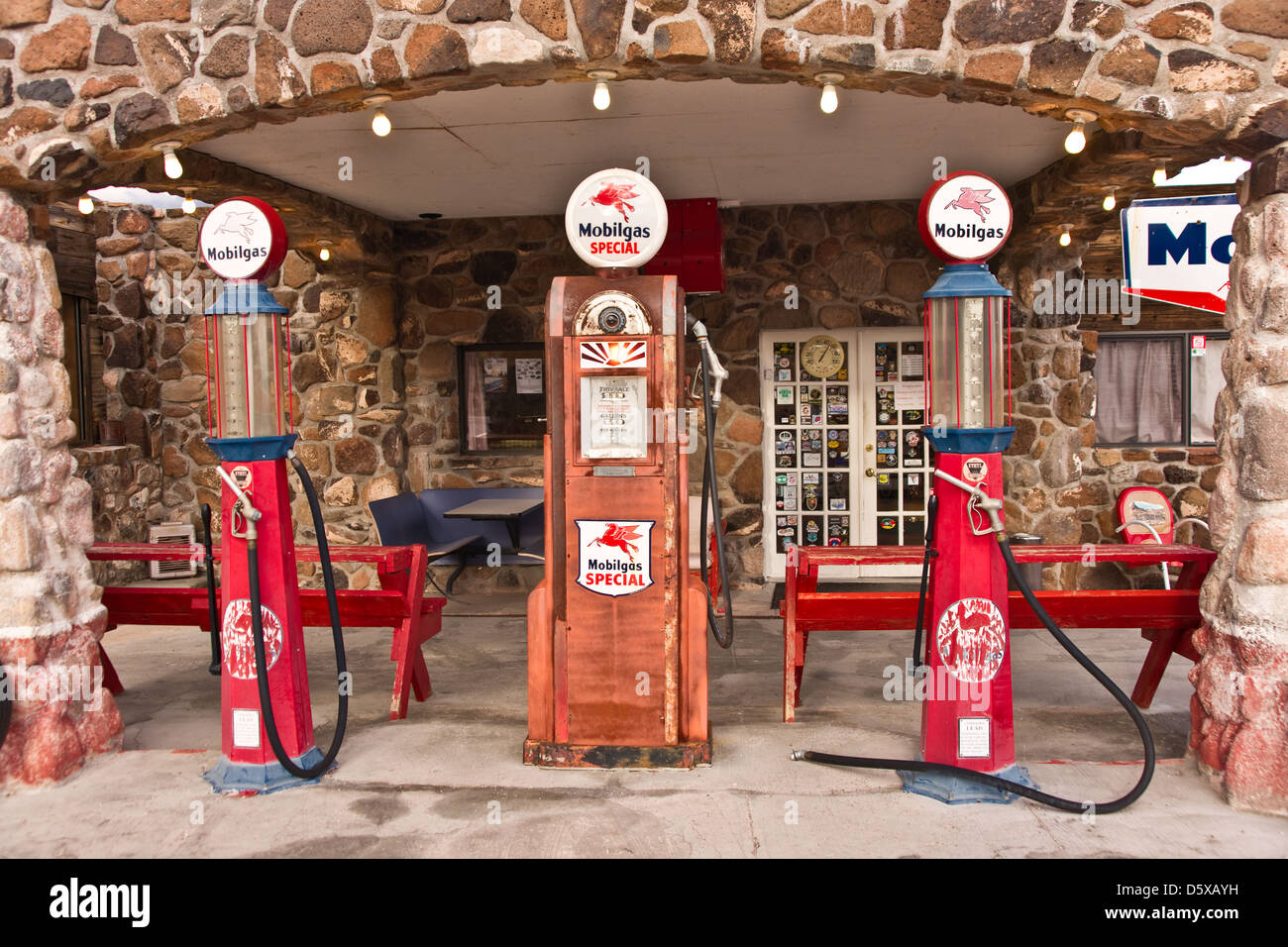 Route 66 gas station hi-res stock photography and images - Alamy