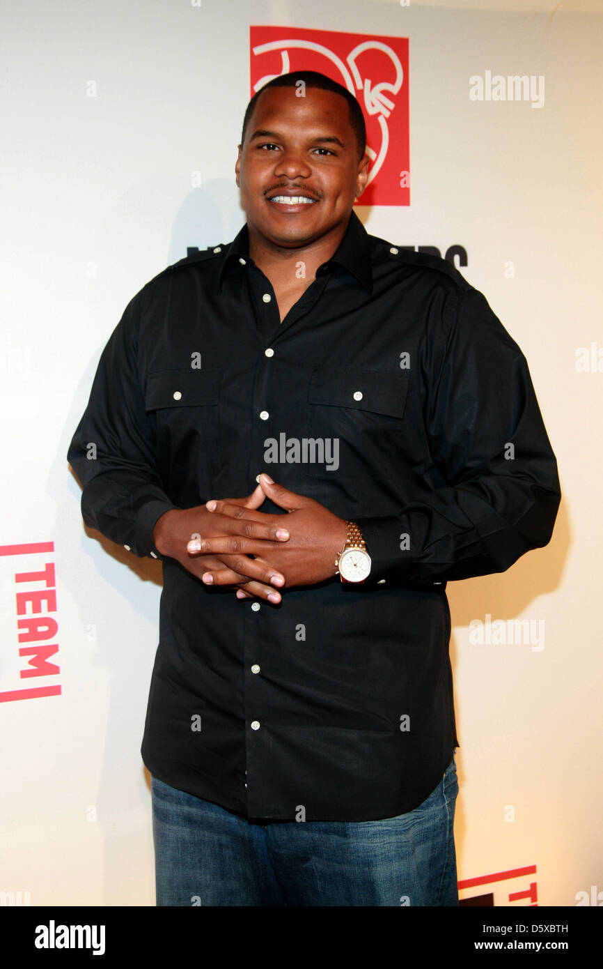 Chester Pitts NFL Players Association Rookie Debut 'One Team ...