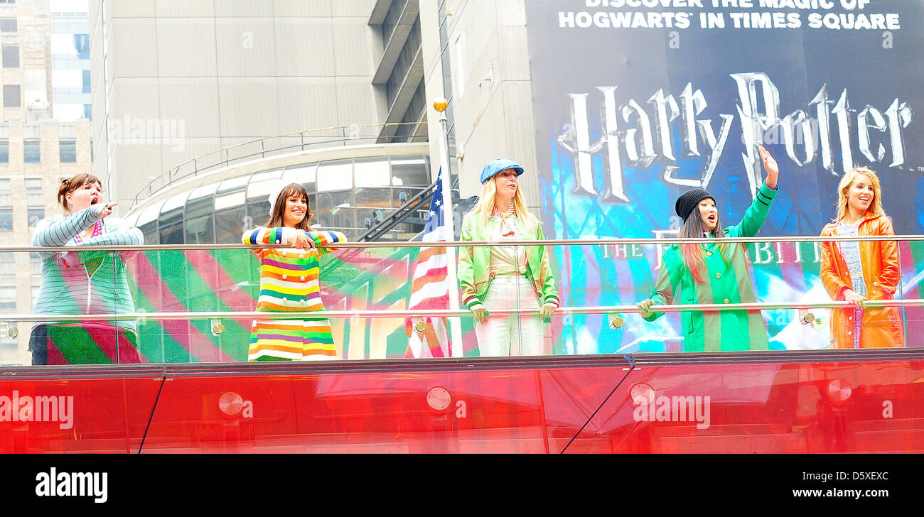 Lauren Zizes Lea Michele Heather Morris Jenna Ushkowitz and Dianna ...