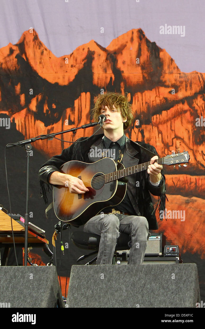 Blaine Harrison of Mystery Jets Reading Festival - Day One-Performances ...