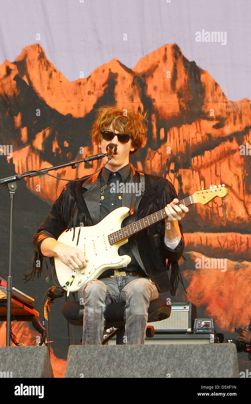 Blaine Harrison of Mystery Jets Reading Festival - Day One-Performances ...