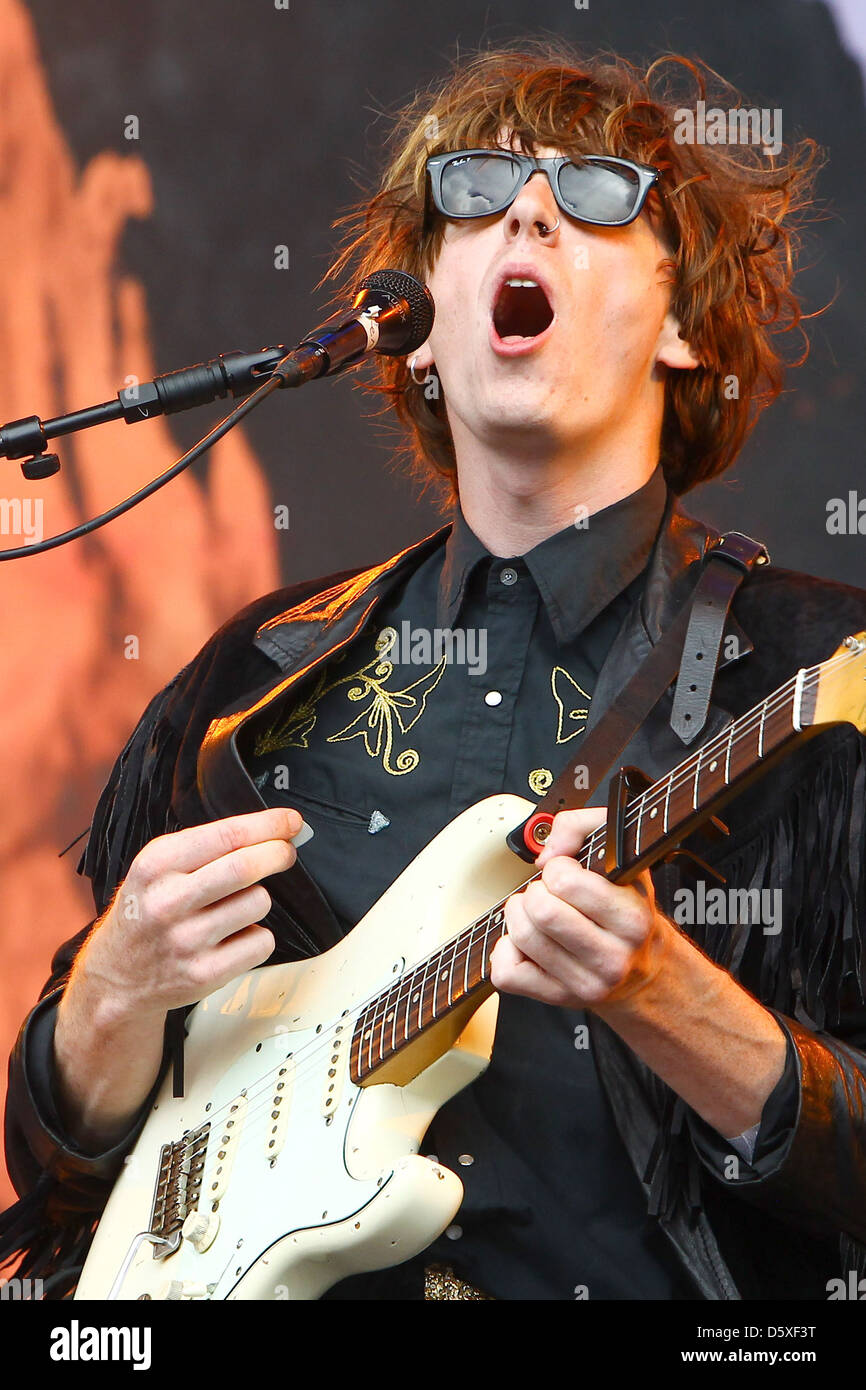 Blaine Harrison of Mystery Jets Reading Festival - Day One-Performances ...
