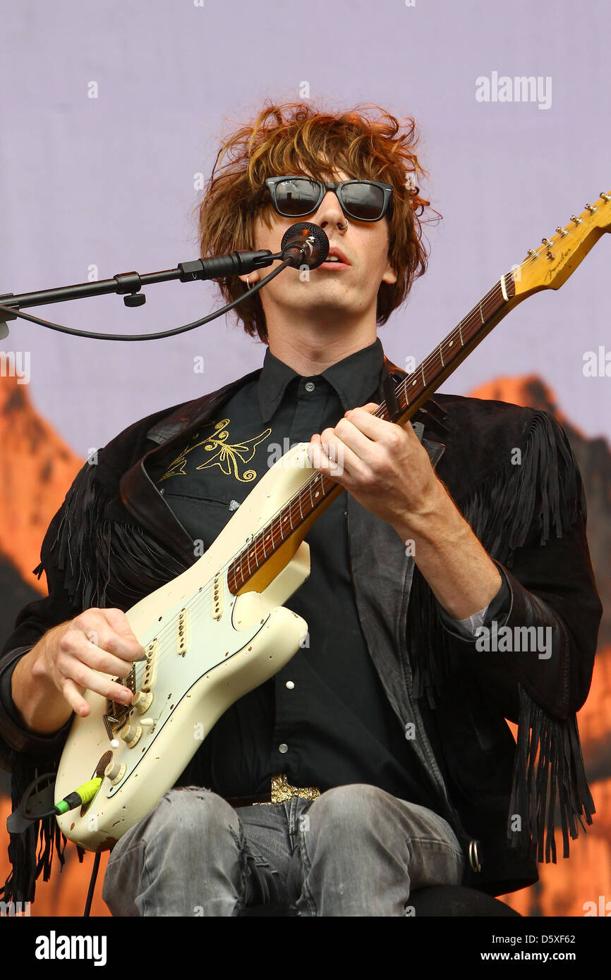 Blaine Harrison of Mystery Jets Reading Festival - Day One-Performances ...