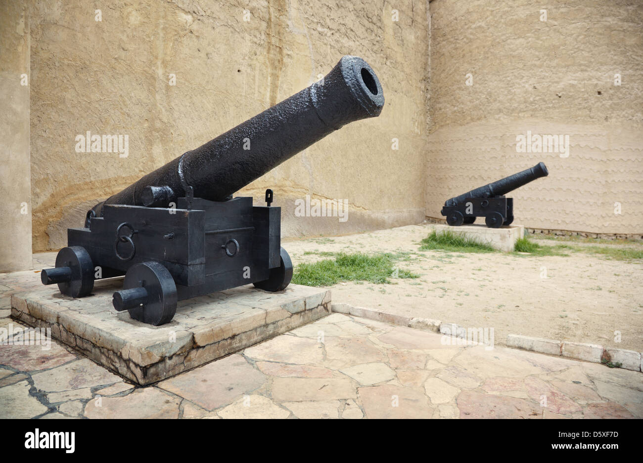 Arsenal gun guns hi-res stock photography and images - Alamy