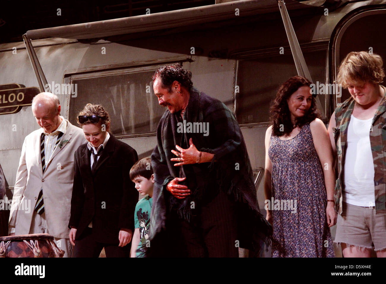Alan David, Molly Ranson, Mark Page, Mark Rylance, Geraldine Hughes ...