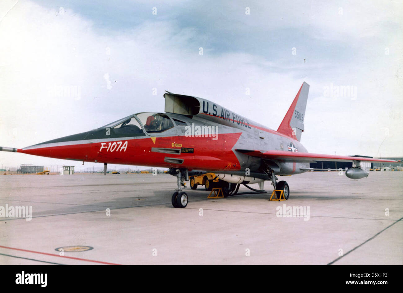 North american f 107a ultra sabre hi-res stock photography and images ...