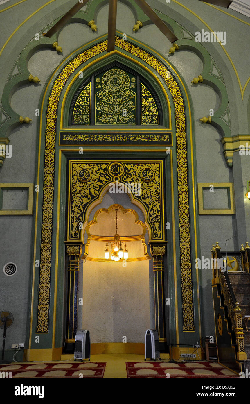 Light green mihrab hi-res stock photography and images - Alamy