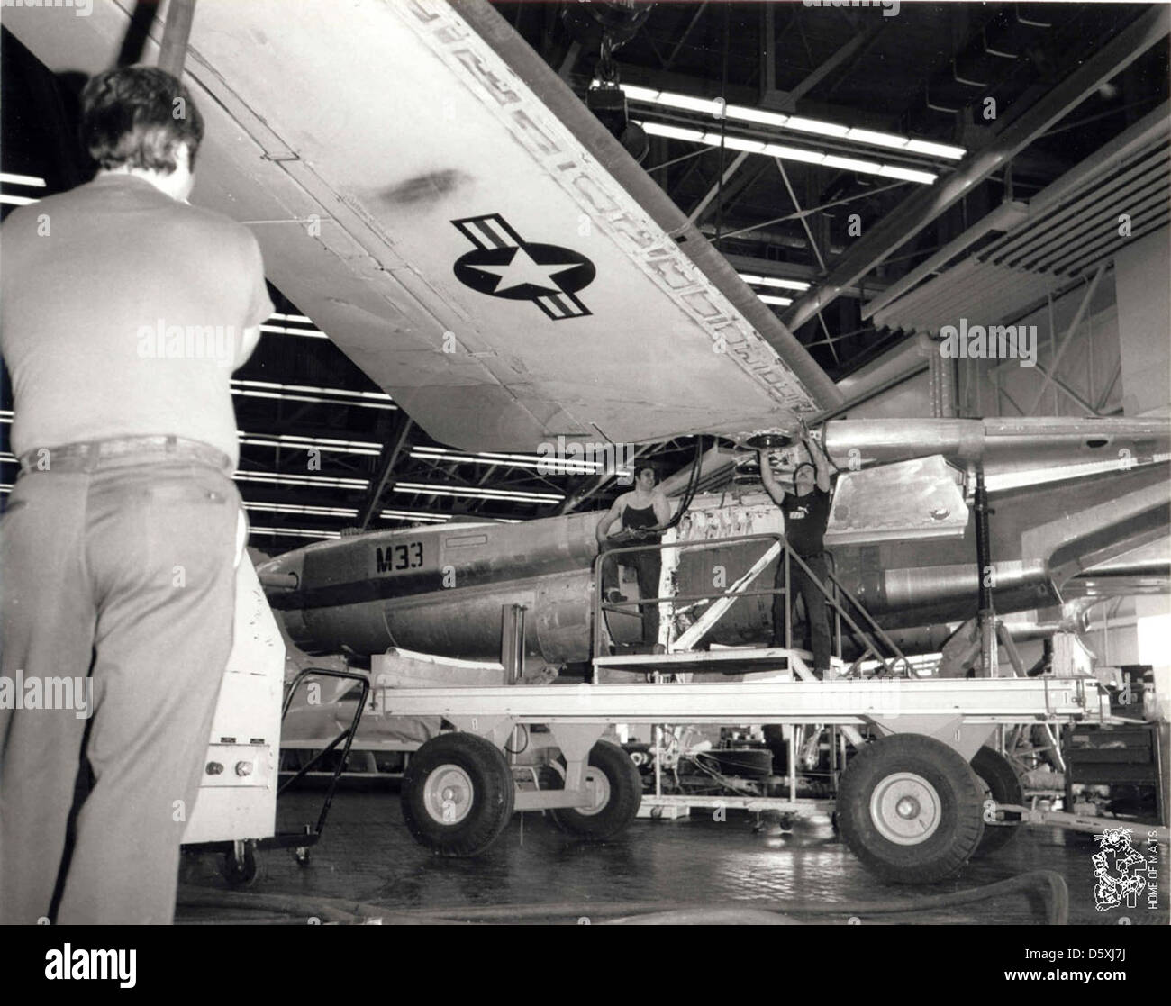 The Grumman F-14 'Tomcat' was a supersonic, twin-engine fighter ...