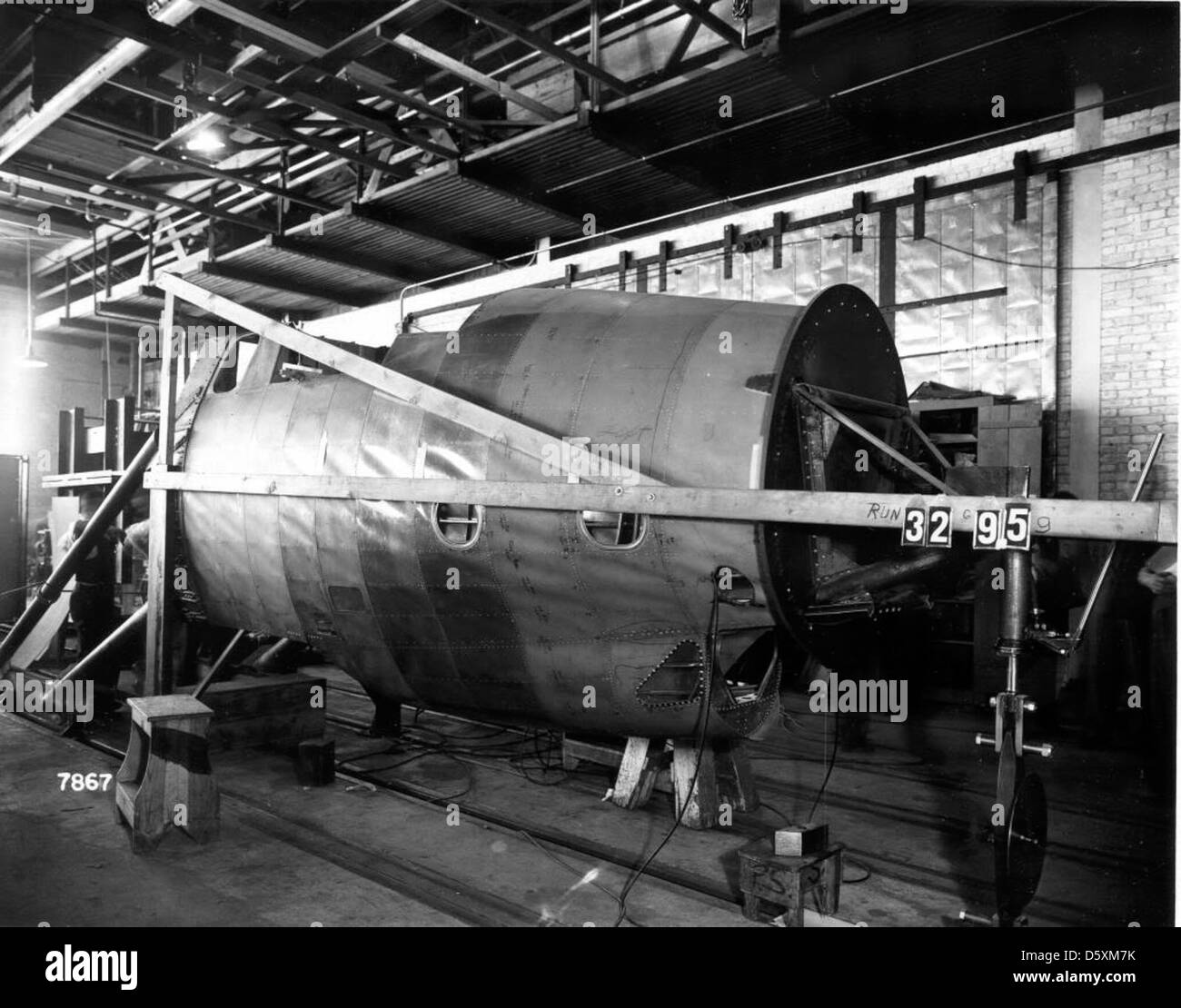 Airplane construction fuselage hi-res stock photography and images - Alamy