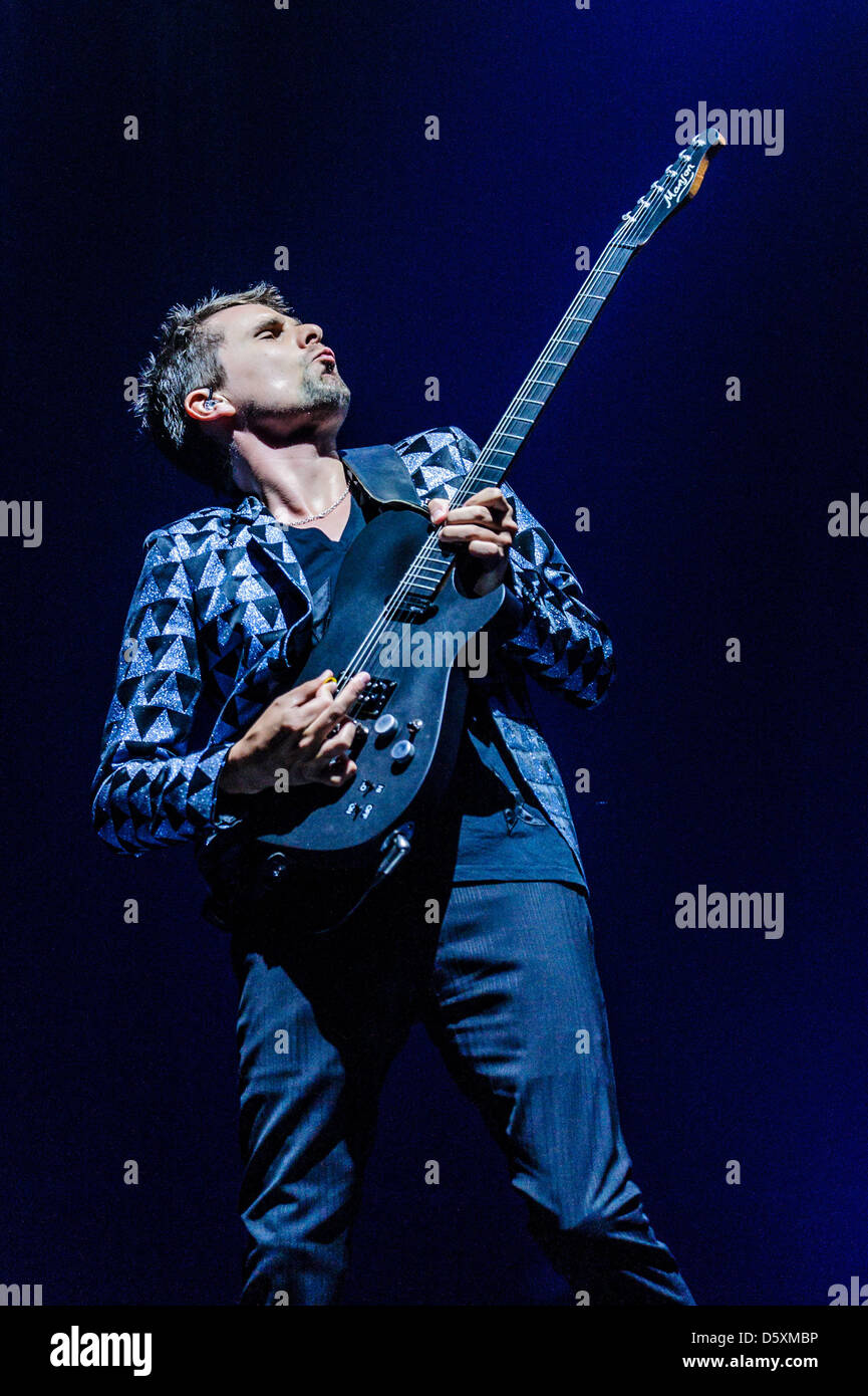Muse lead singer matthew bellamy hi-res stock photography and images ...
