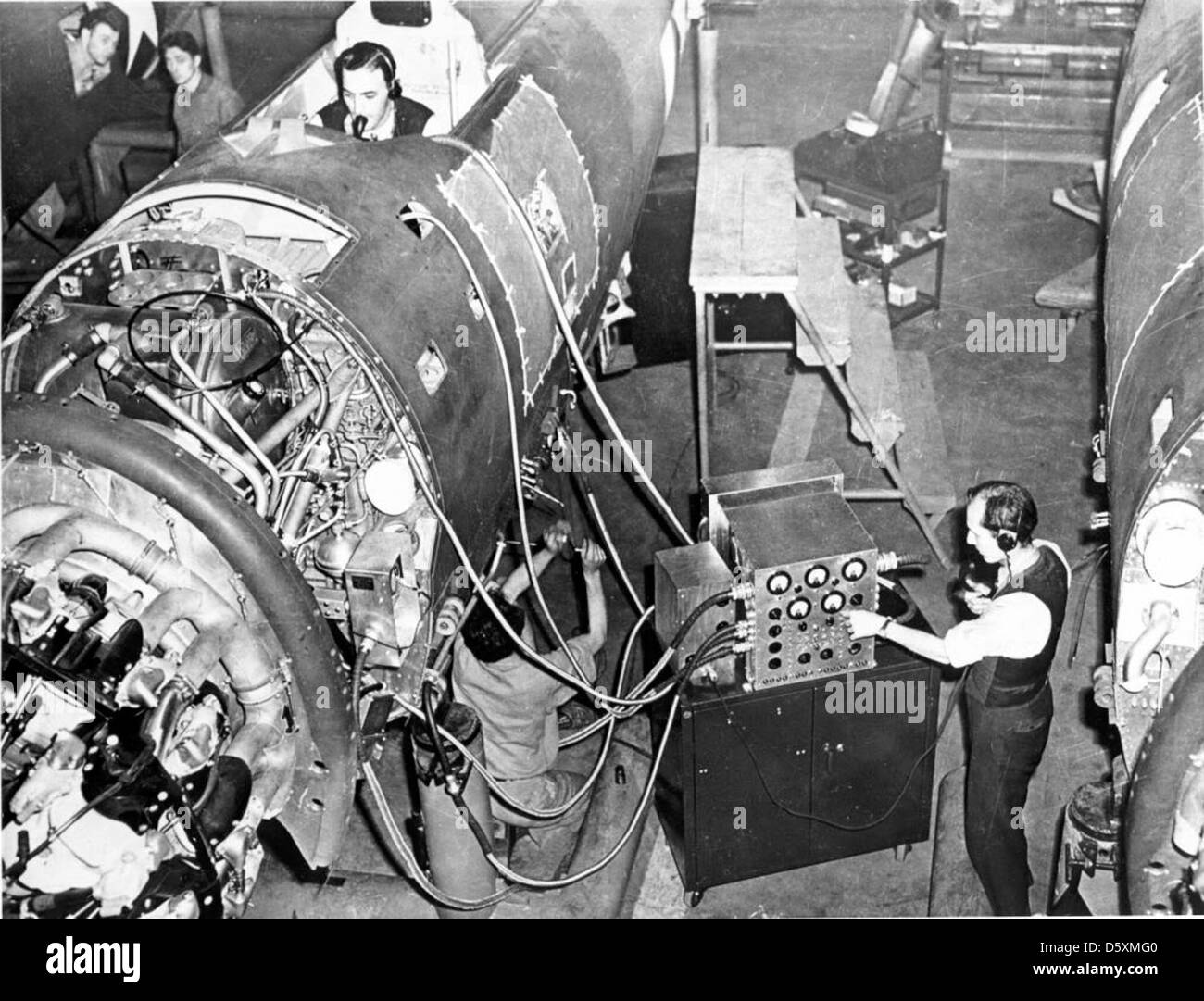 Jet engine testing hi-res stock photography and images - Alamy
