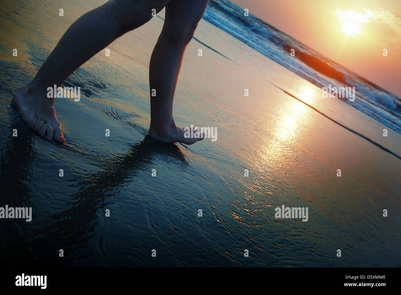 Wave walker hi-res stock photography and images - Alamy