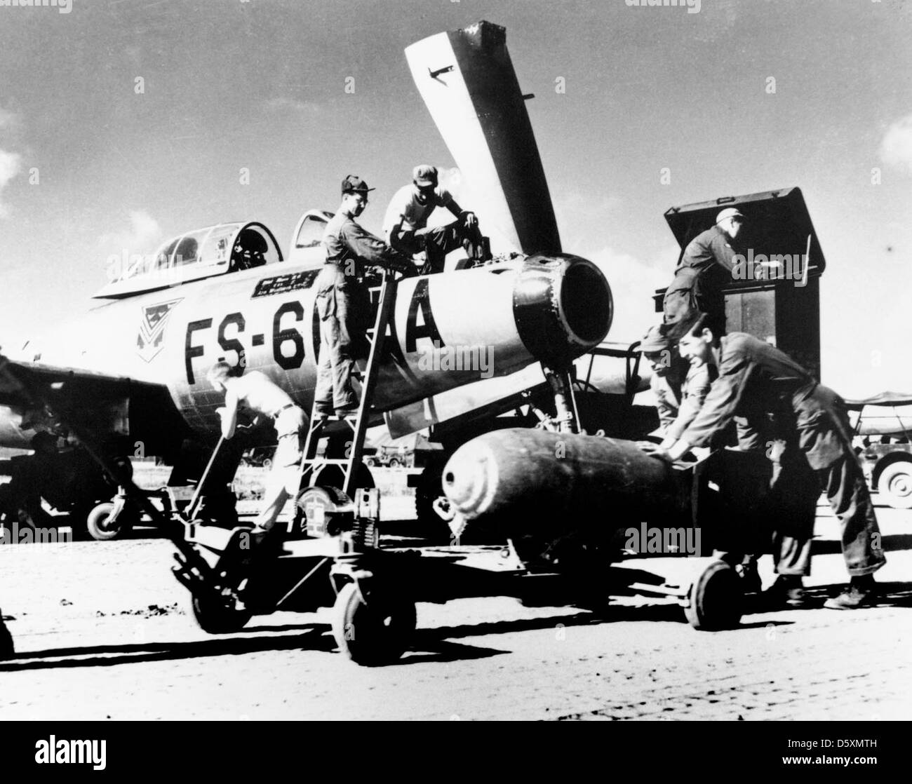 Ground crewmen from the Florida ANG’s 159th FS ready a Republic F-84 ...