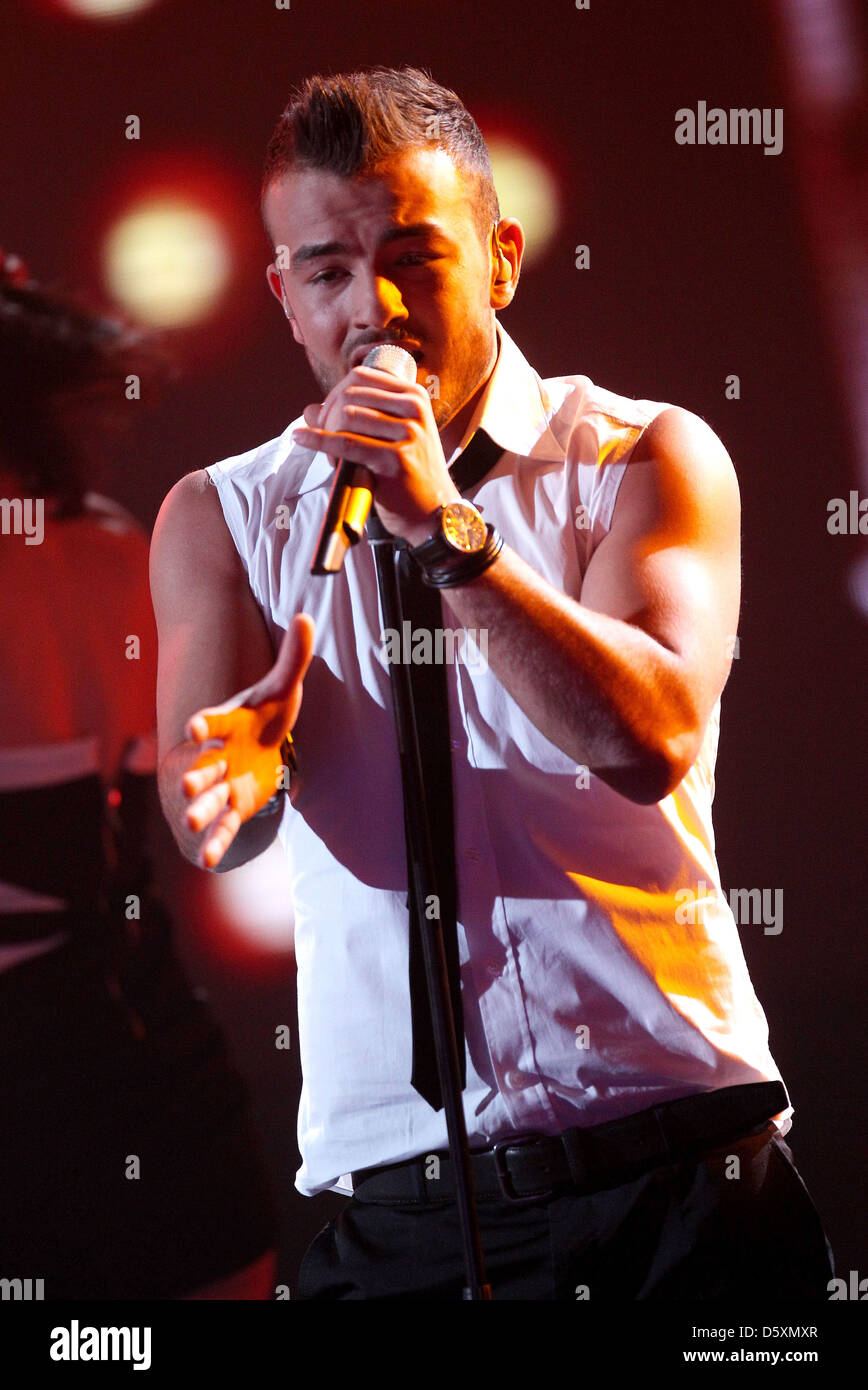 Ardian Bujupi performing live on German TV show "Deutschland sucht den ...