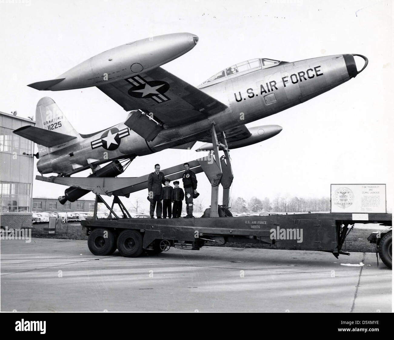 Airplane launcher hi-res stock photography and images - Alamy