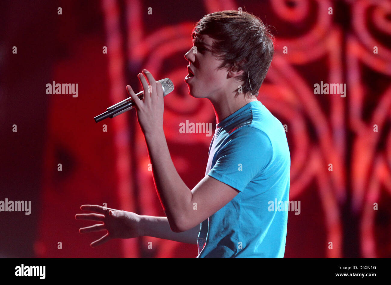 Sebastian Wurth performing live on German TV show "Deutschland sucht ...