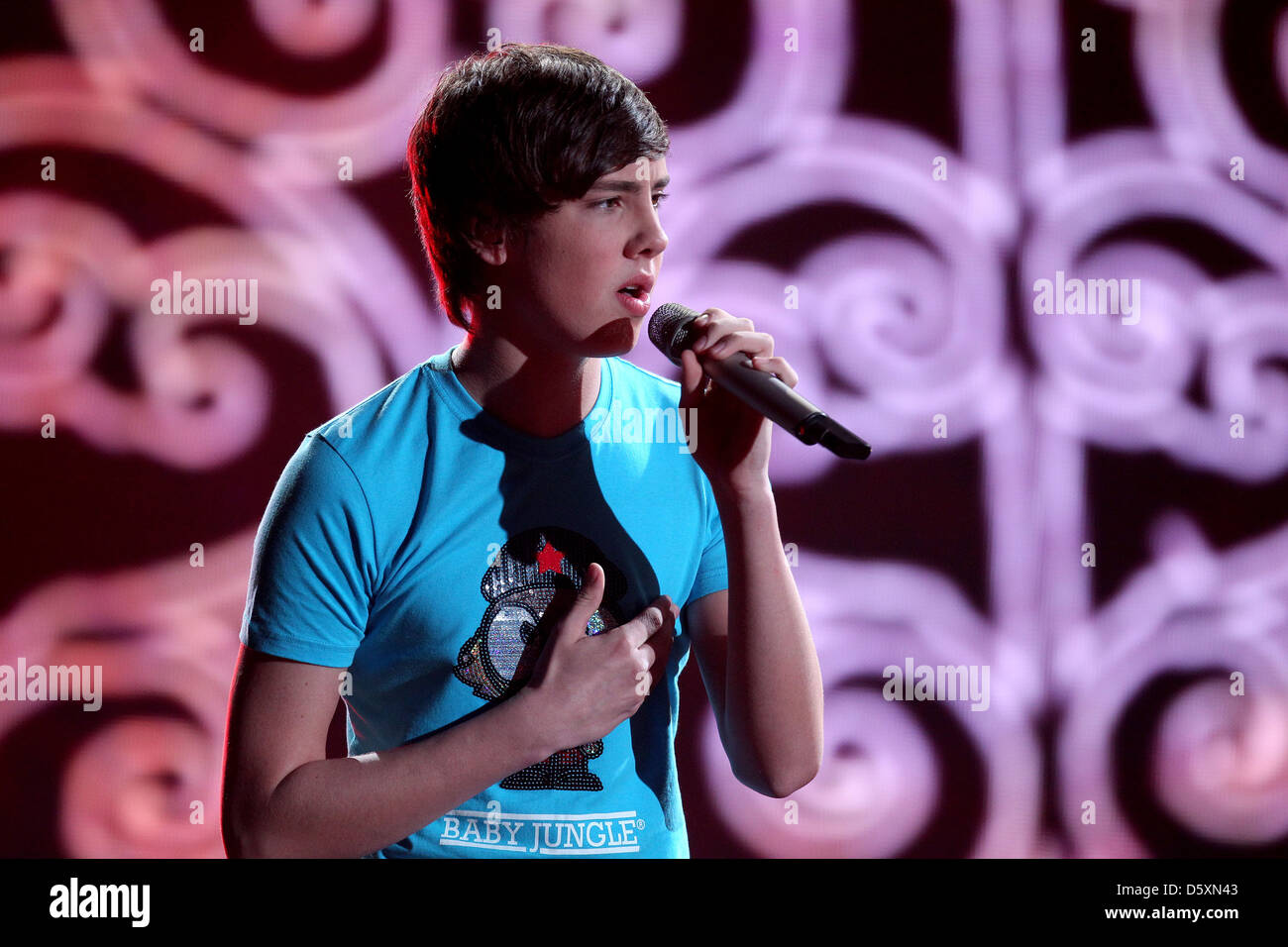 Sebastian Wurth performing live on German TV show "Deutschland sucht ...