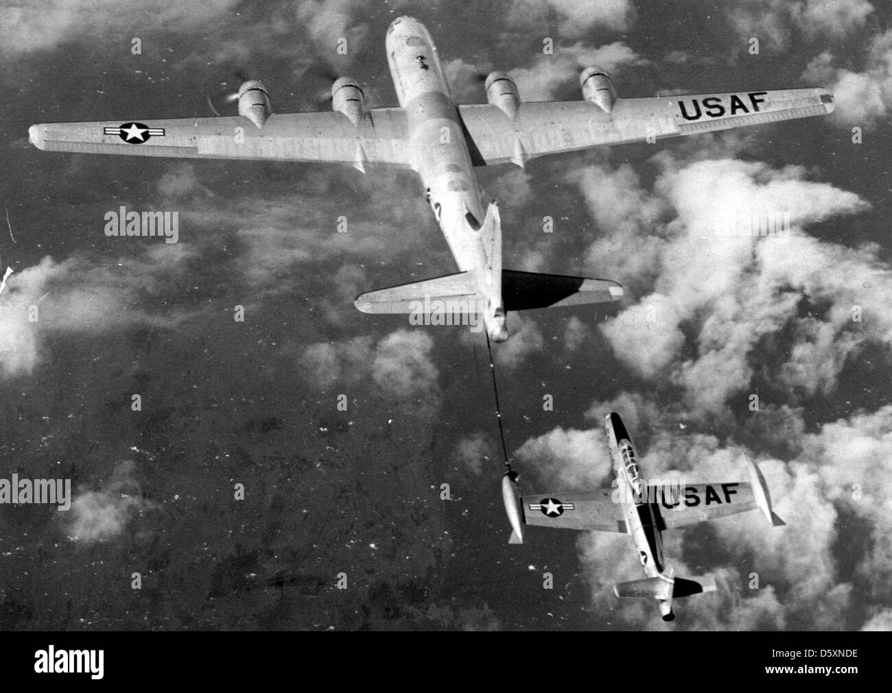 Republic (F-84E) F-84G "Thunderjet" and Boeing KB-29 "Superfortress ...