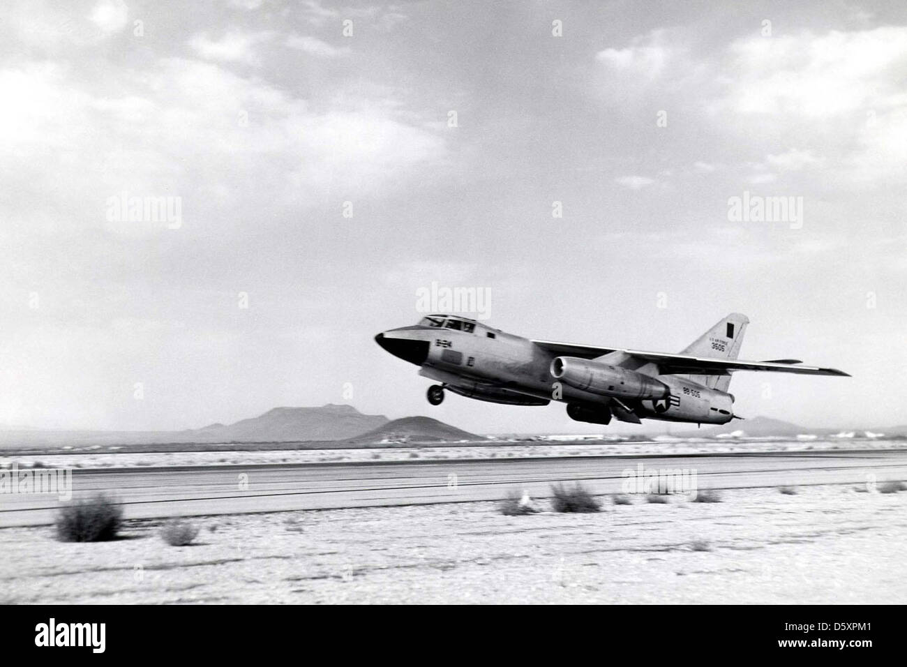 Douglas b 66b dl hi-res stock photography and images - Alamy