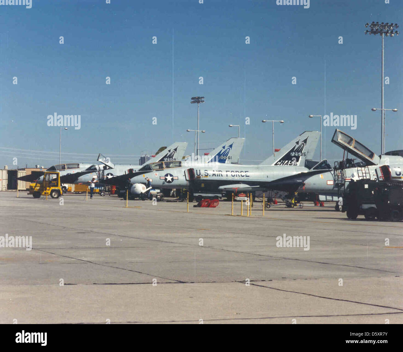 NASA, Convair F-106 "Delta Darts" used as Rockwell B-1B "Lancer" chase ...