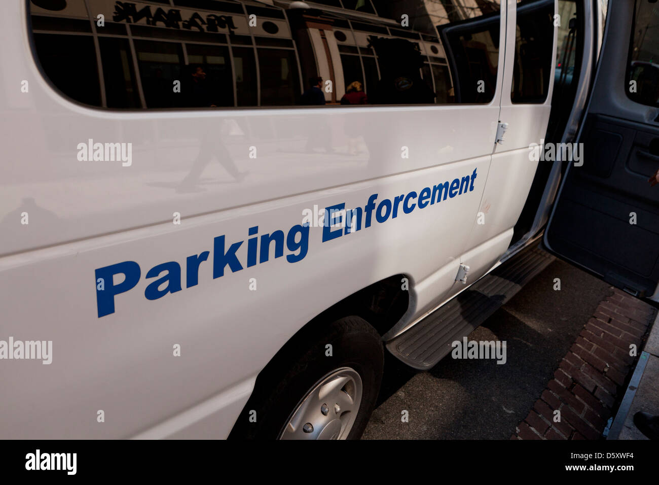 Parking enforcement van - Washington, DC USA Stock Photo - Alamy