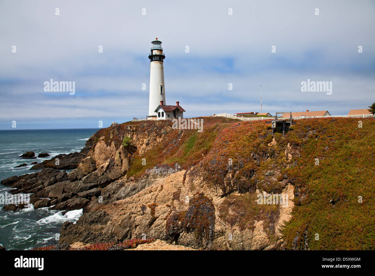 Pigeon point lighthouse hi-res stock photography and images - Alamy