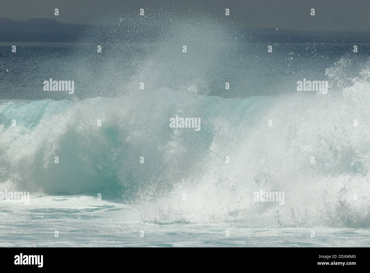 Breaking wave hi-res stock photography and images - Alamy