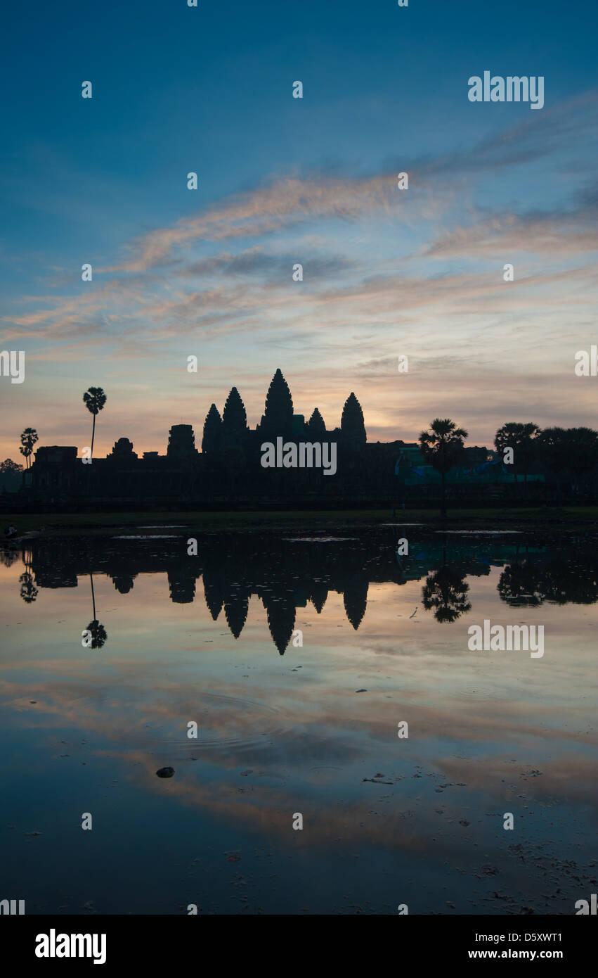 Angkor wat temple structure hi-res stock photography and images - Alamy