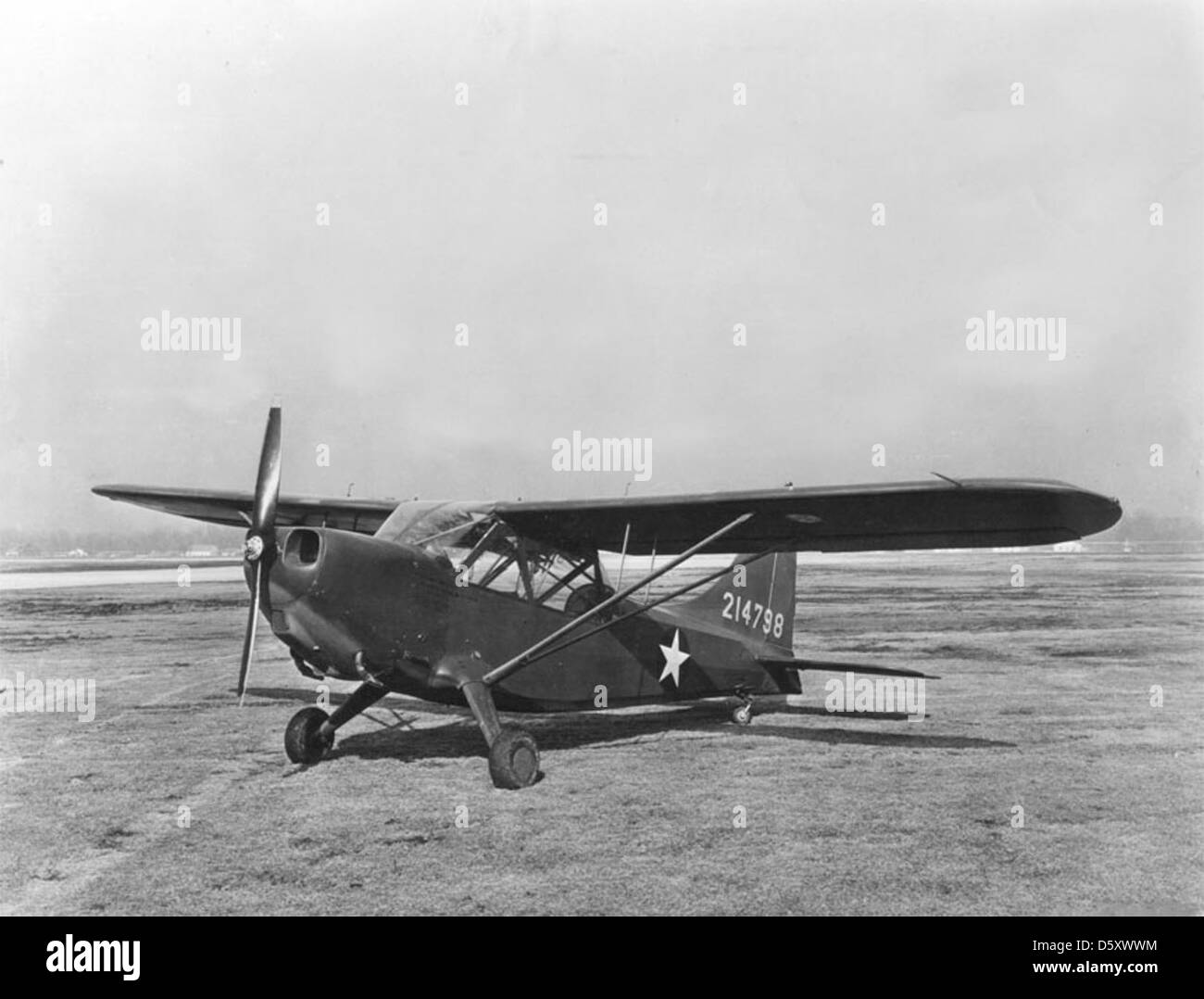World war ii liaison aircraft Black and White Stock Photos & Images - Alamy