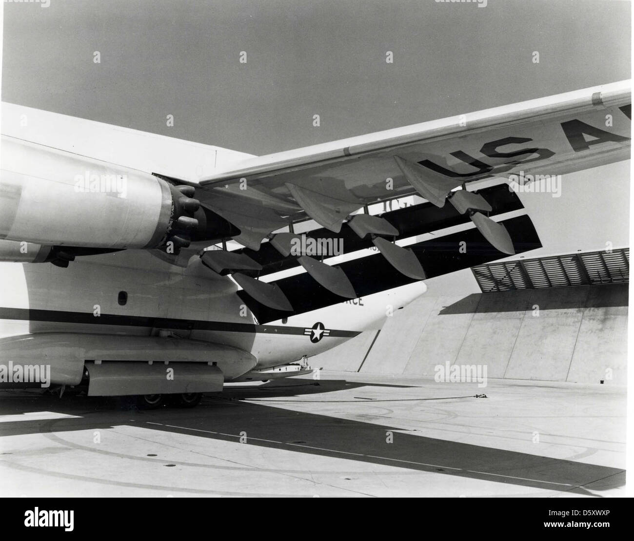 McDonnell Douglas YC-15 Stock Photo - Alamy McDonnell Douglas YC-15 Stock Photo - Alamy