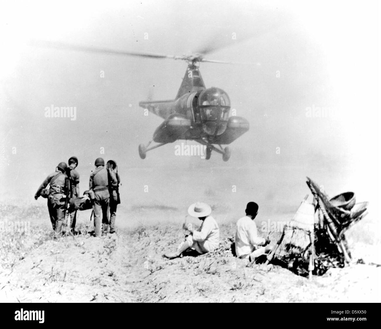 Evacuation wounded soldier helicopter hi-res stock photography and ...