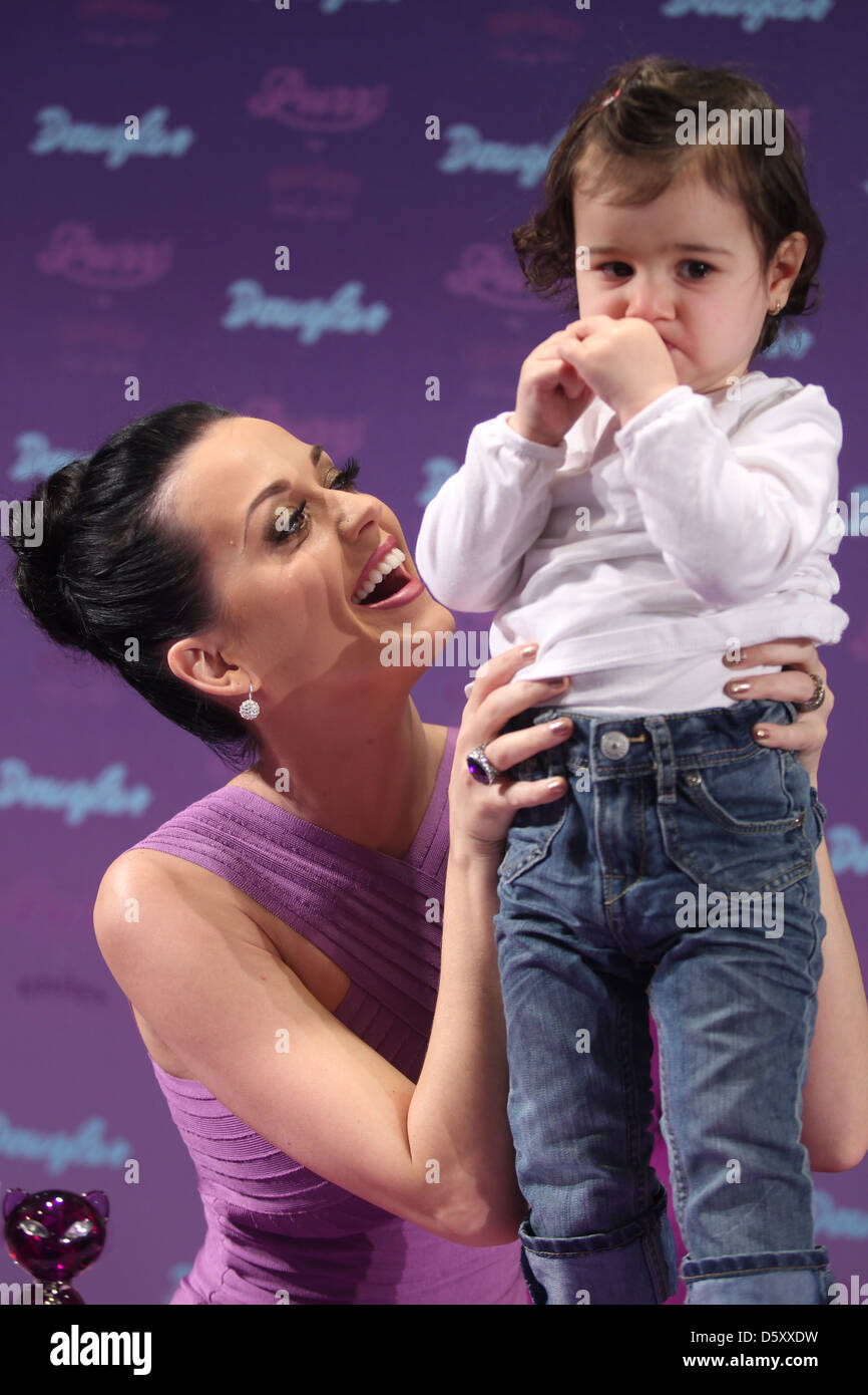 Katy Perry month old fan Levin German launch of the scent "Purr by Katy ...