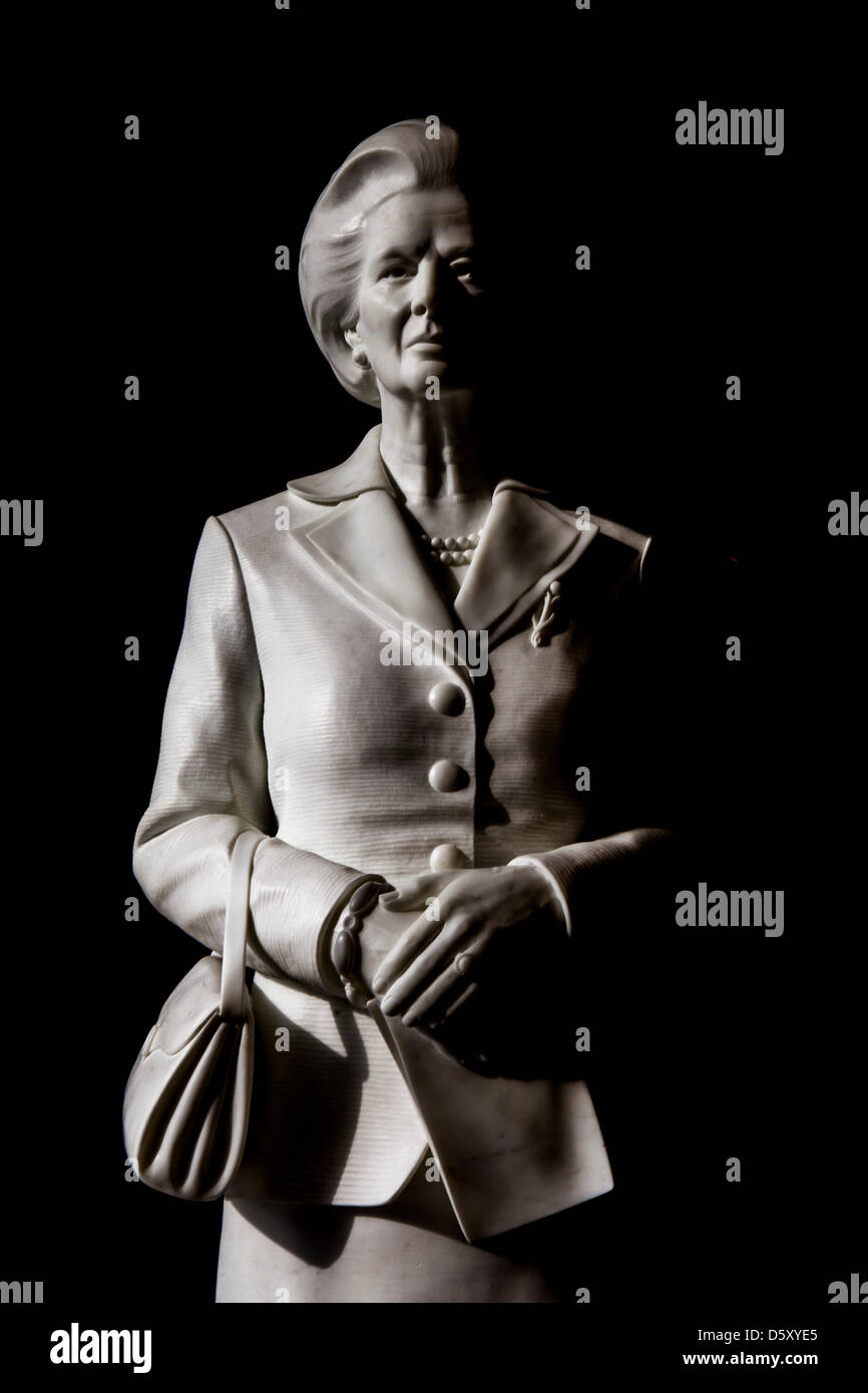 Baroness margaret thatcher statue hi-res stock photography and images ...