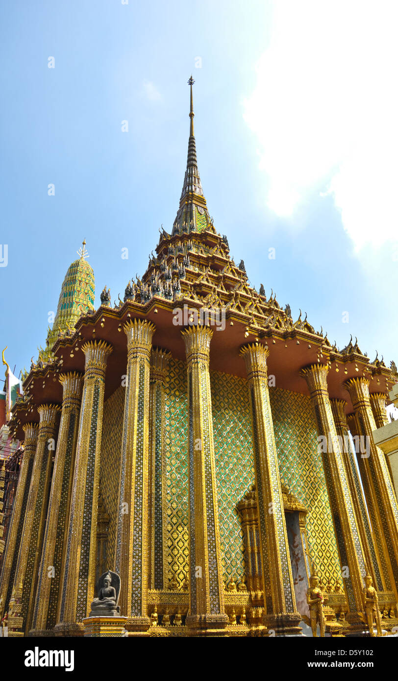 Golden religion hi-res stock photography and images - Alamy