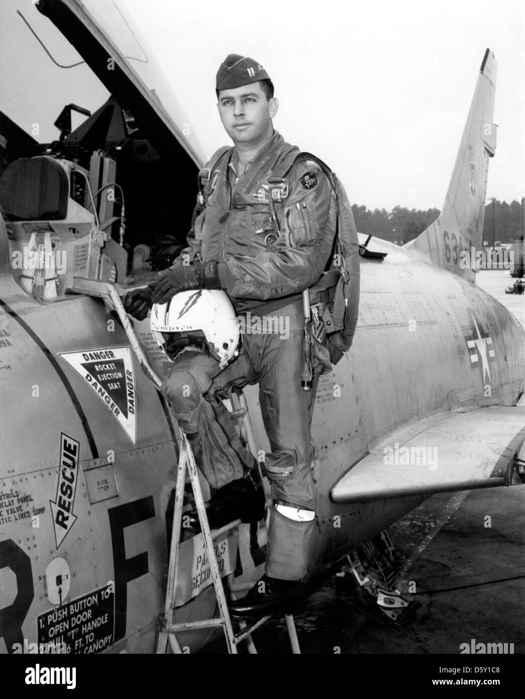 Capt. Benjamin Thompson, a North American F-100 "Super Sabre" Flight ...