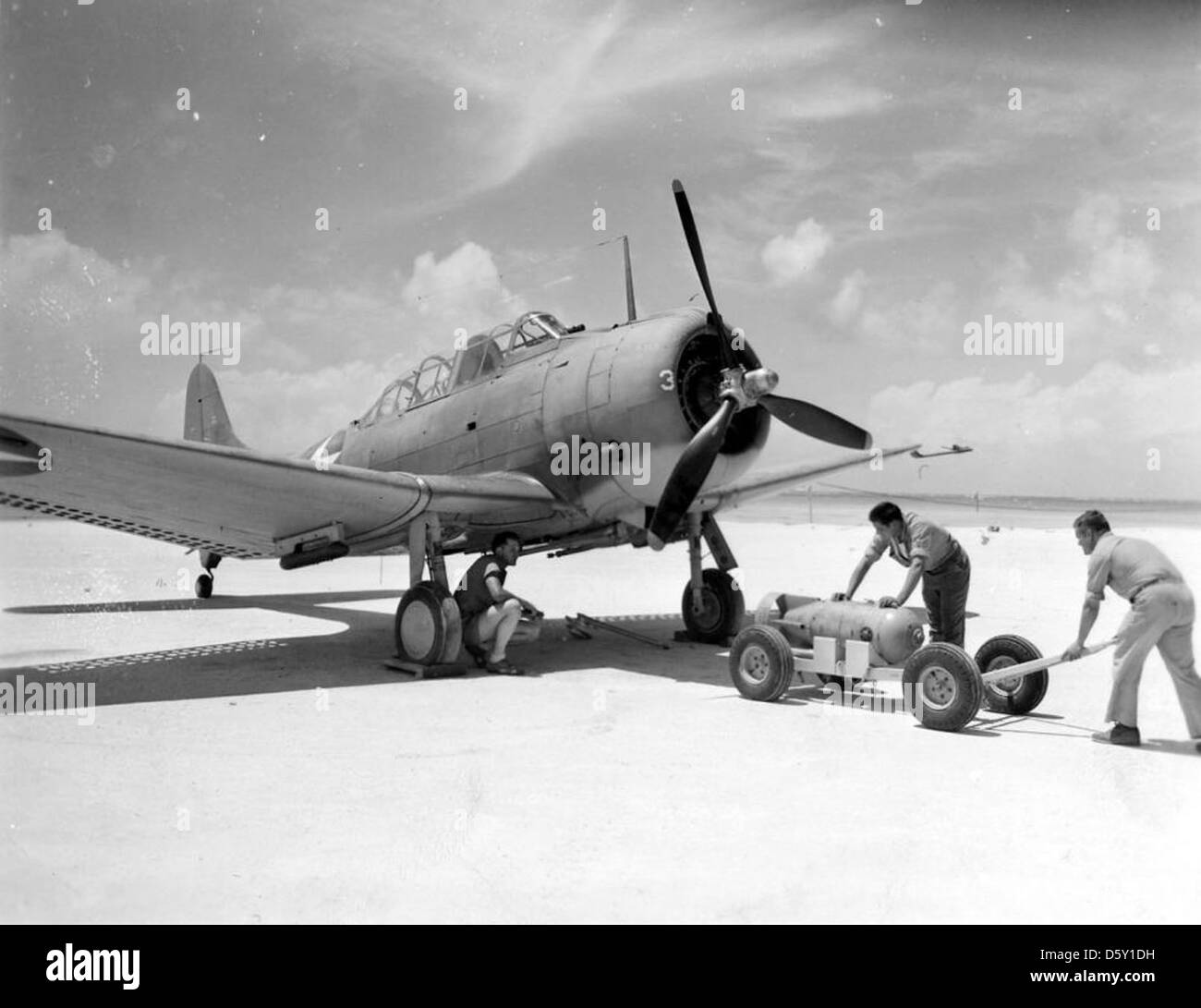 VMSB-243 Douglas SBD Training, Johnston Island, 1943 Stock Photo - Alamy