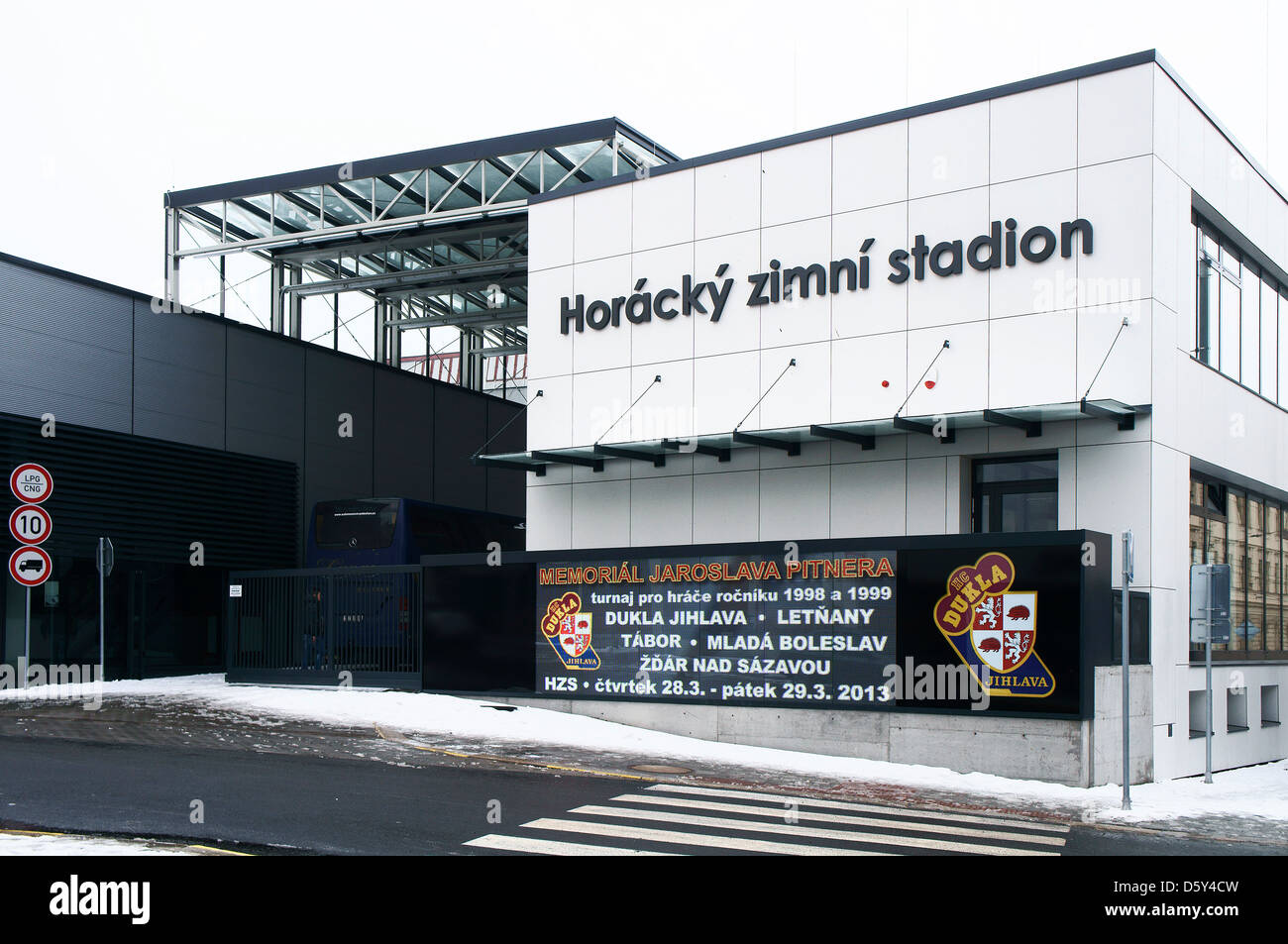 Sokol logo hi-res stock photography and images - Alamy