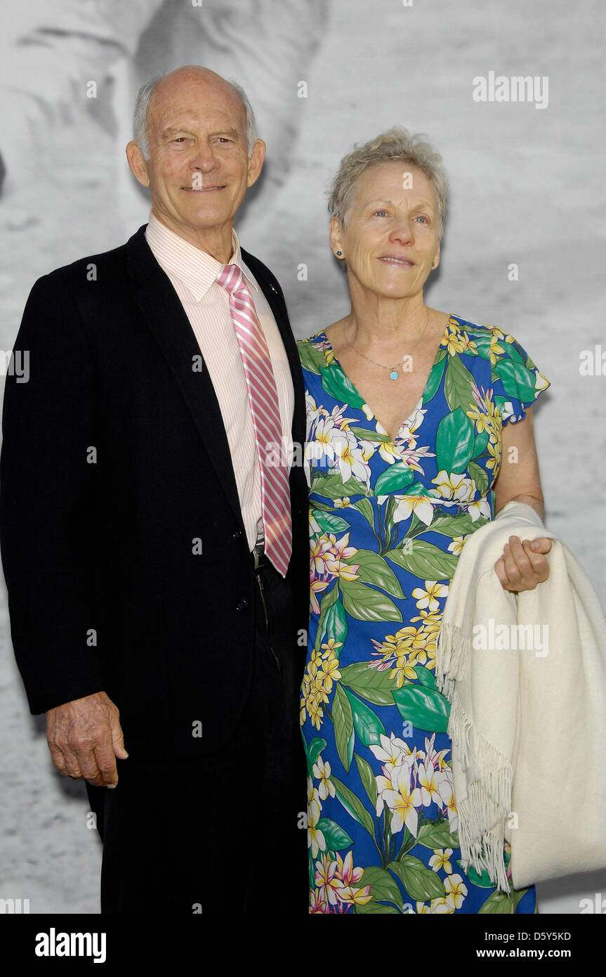 Los Angeles, California, USA. 9th April 2013. Max Gail at arrivals for ...
