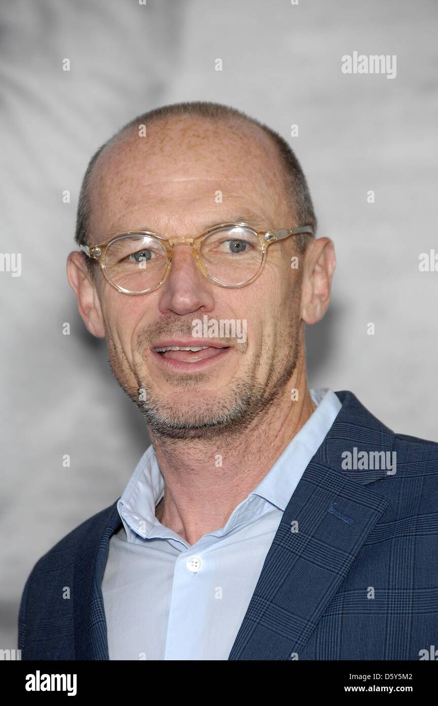 Los Angeles, California, USA. 9th April 2013. Toby Huss at arrivals for ...