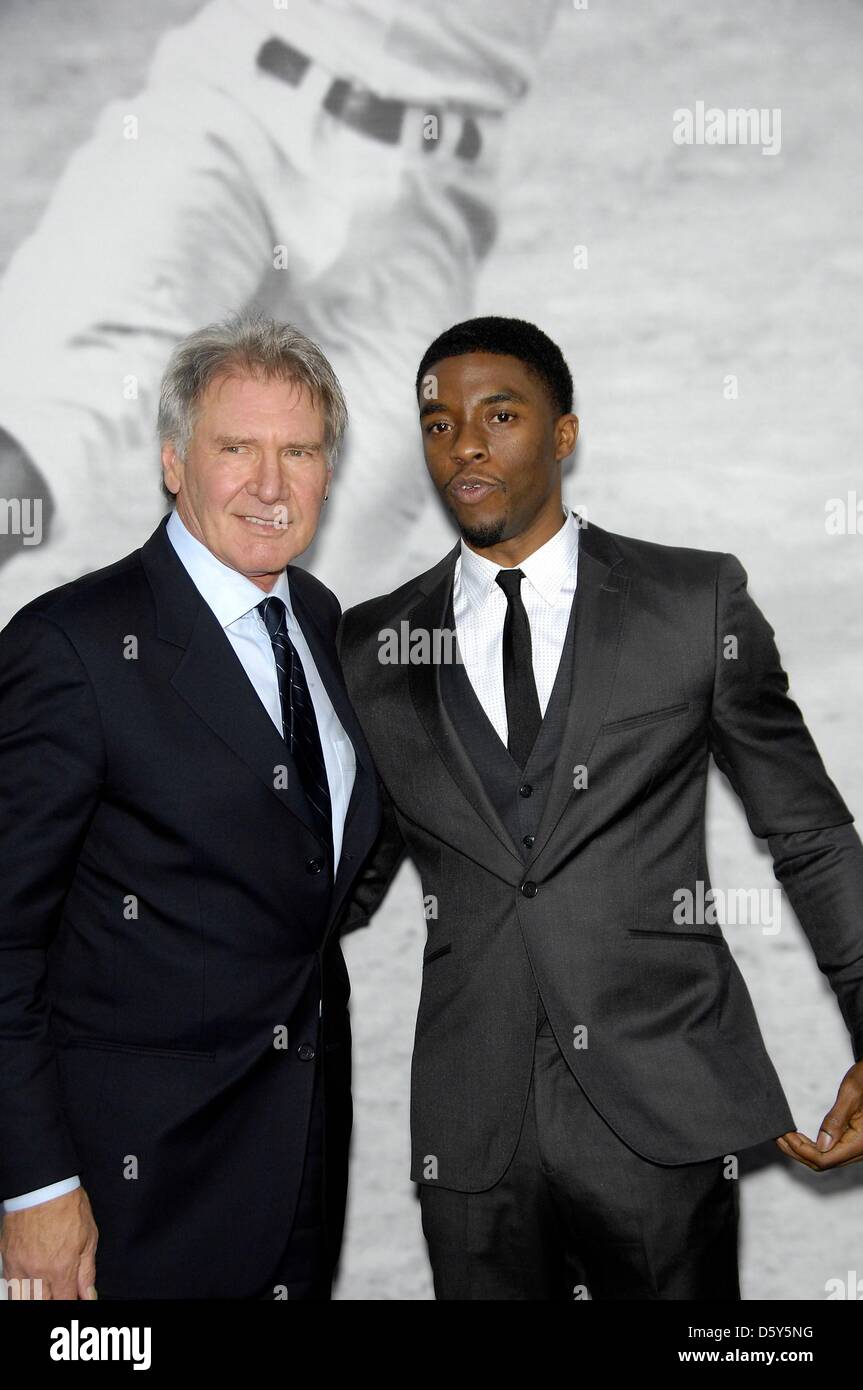 Harrison ford chadwick boseman 42 hi-res stock photography and images ...