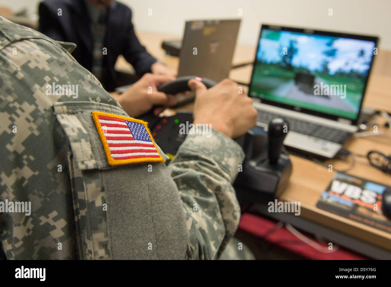 Us military training computer hi-res stock photography and images - Alamy