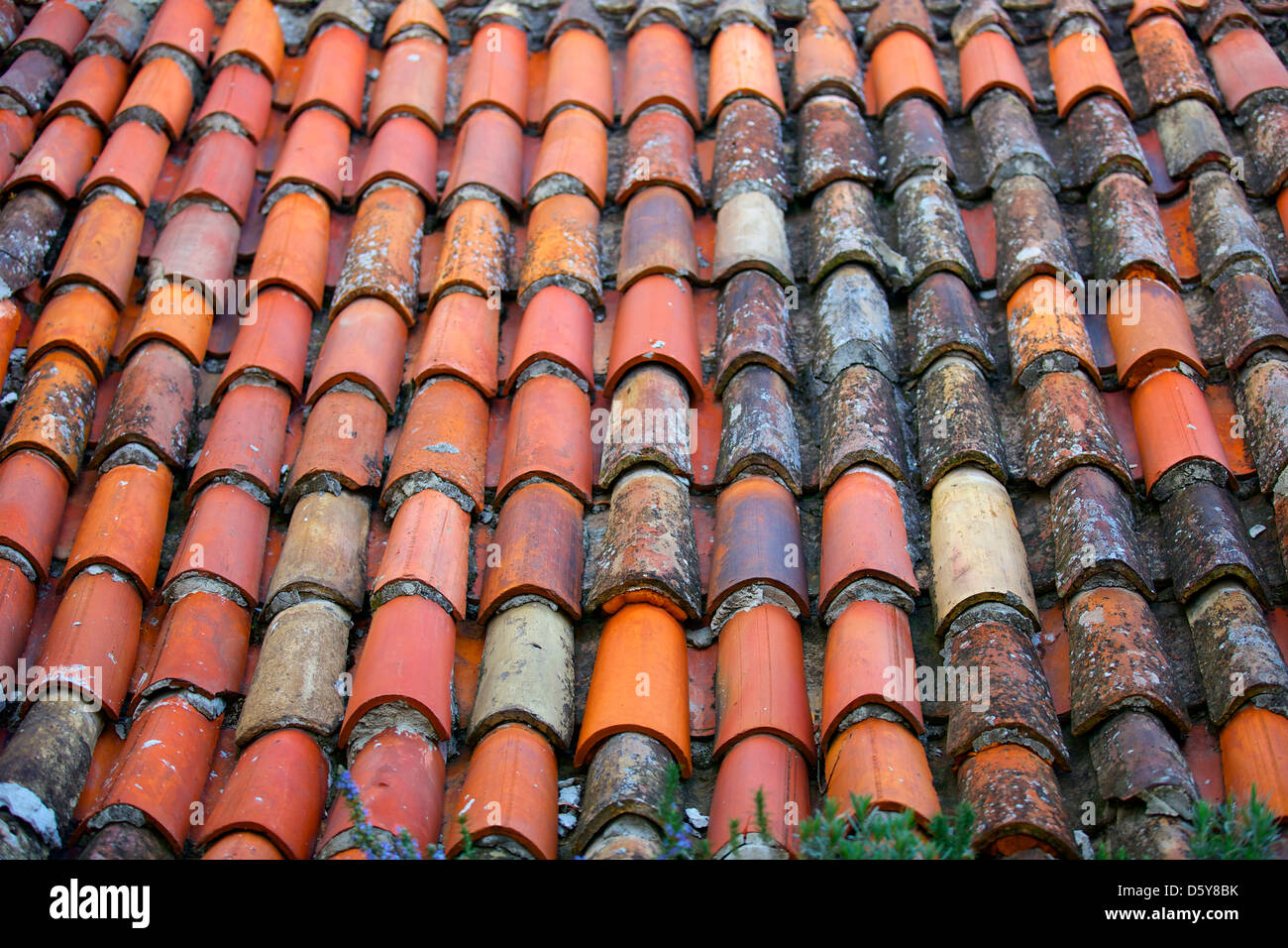 Red rooftop tiles hi-res stock photography and images - Alamy